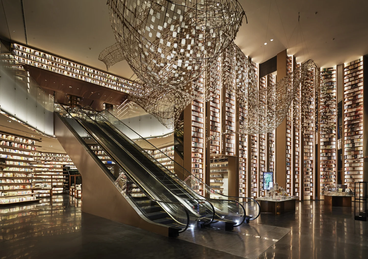 YJY MAIKE CENTRE FLAGSHIP STORE by Tomoko Ikegai ikg inc. — Sky Design ...