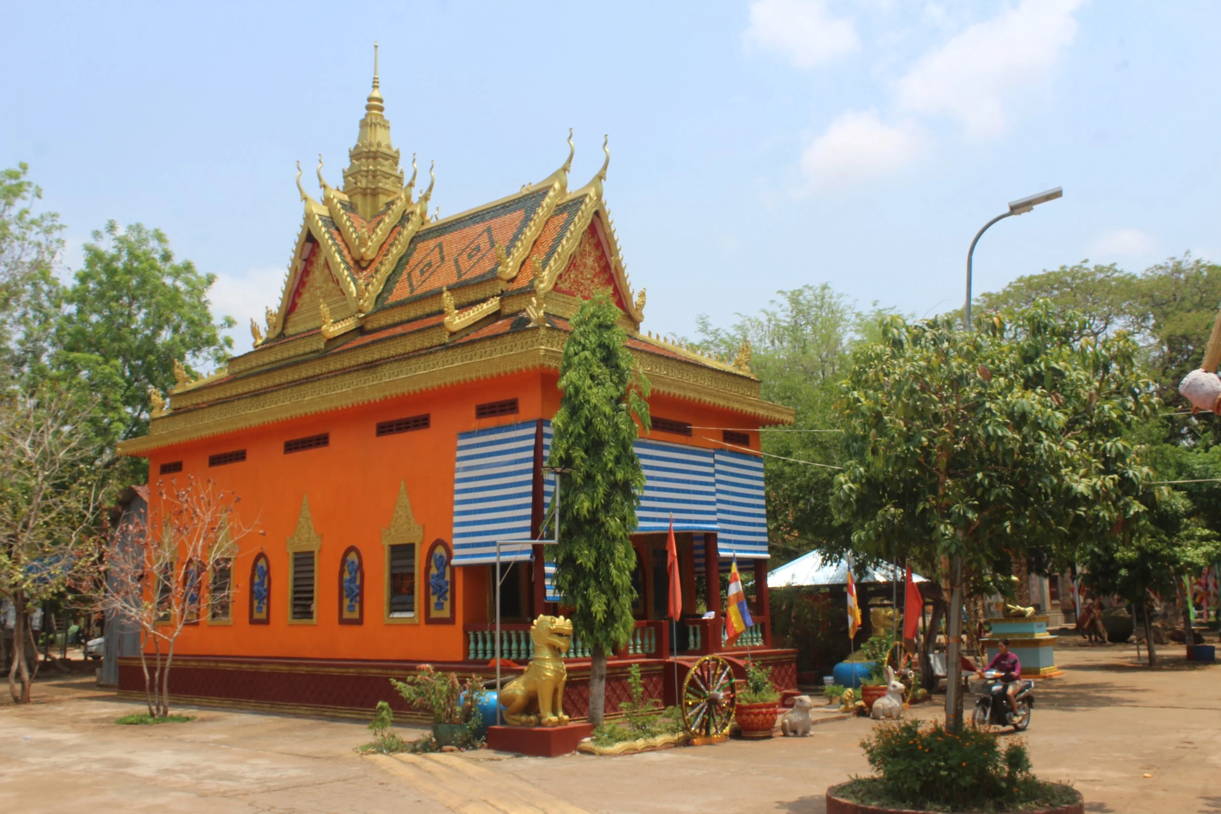 Wat Hanchey Pagoda in Kampong Cham