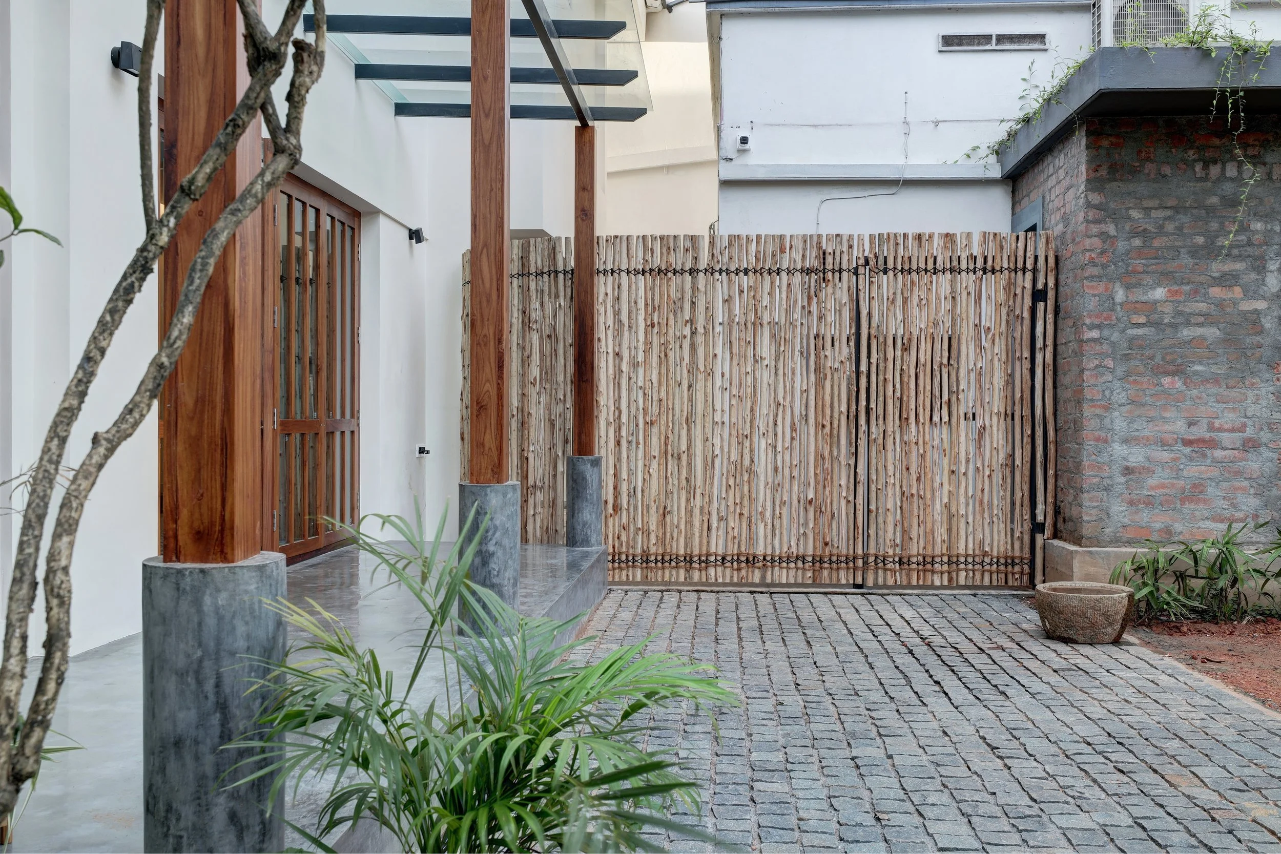 home Aluva 2 — studio nirvana