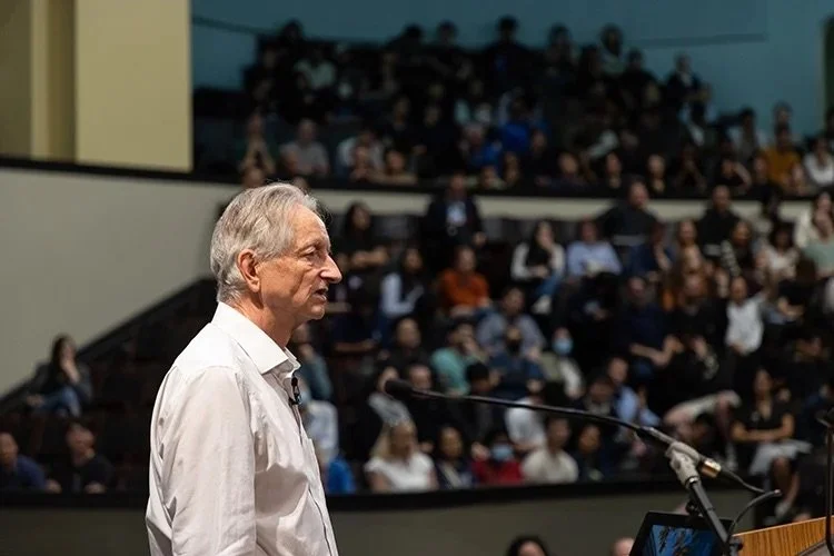 Geoffrey Hinton wins Nobel Prize in Physics