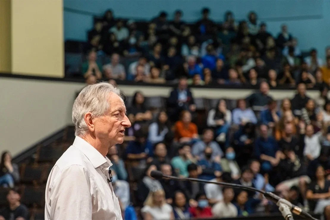 Geoffrey Hinton fields questions from scholars, students during ...