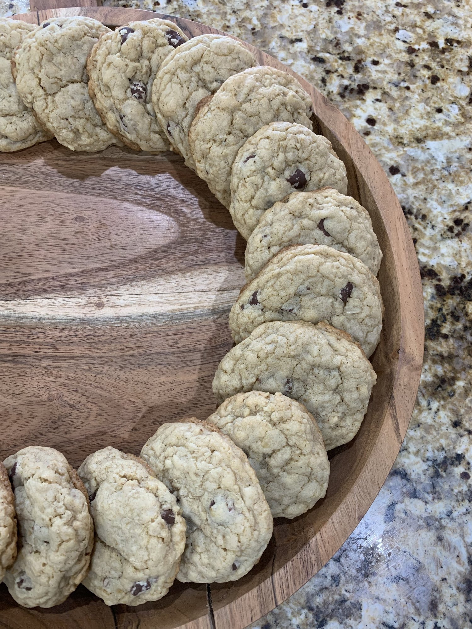Hearty Oatmeal Chocolate Chip Cookies — Rhandi