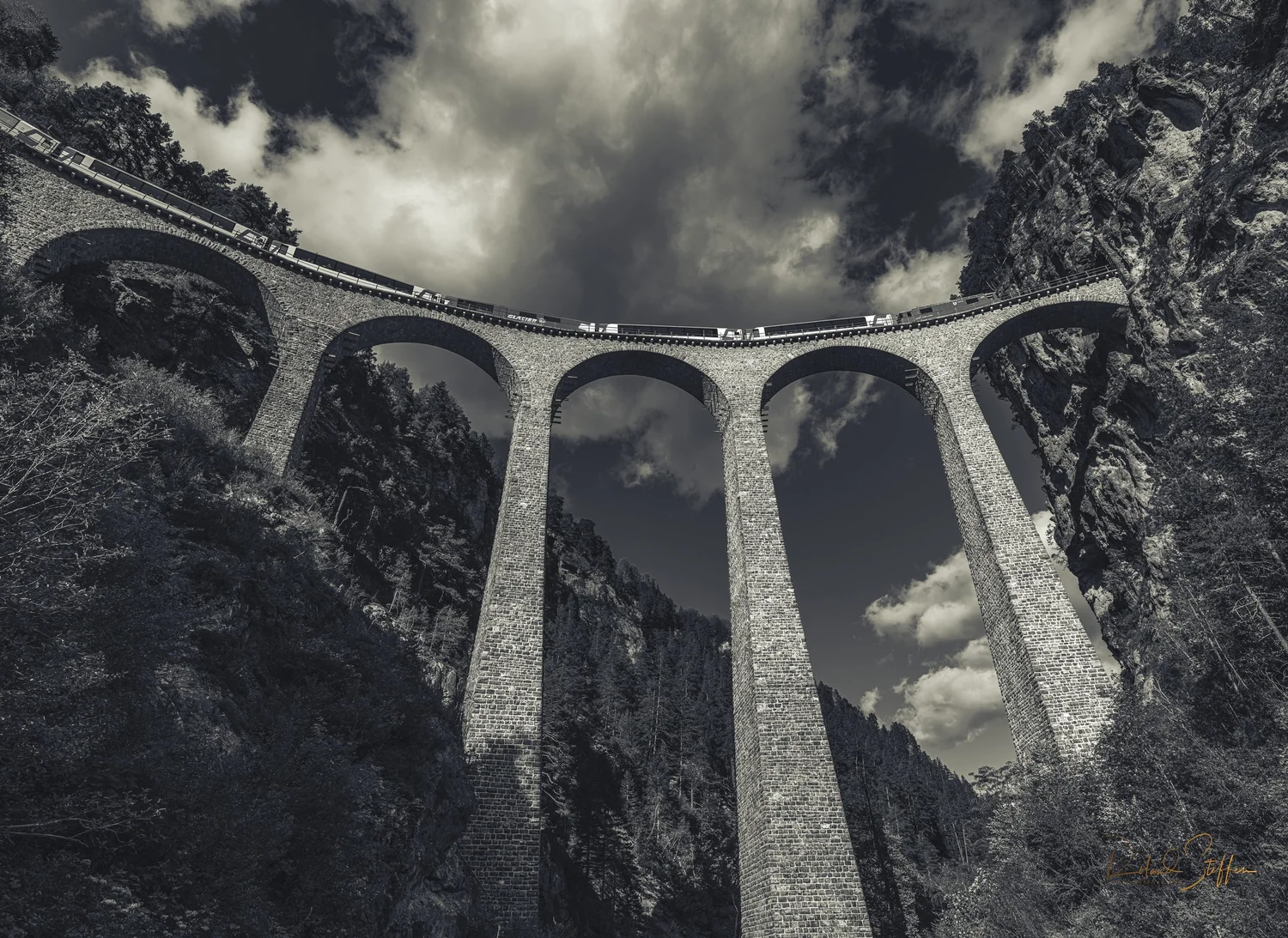 Landwasser Viaduct - built in 1901 - still an architectural masterpiece ...
