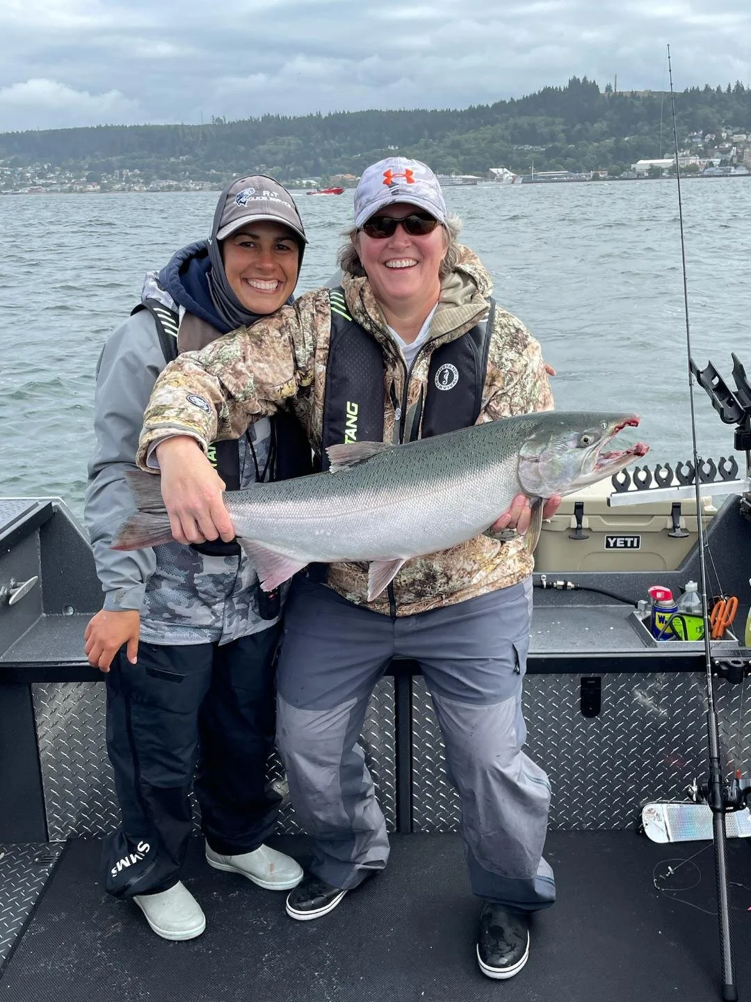 Buoy 10 Fishing Guides | R&T Guide Service — R&T Guide Service