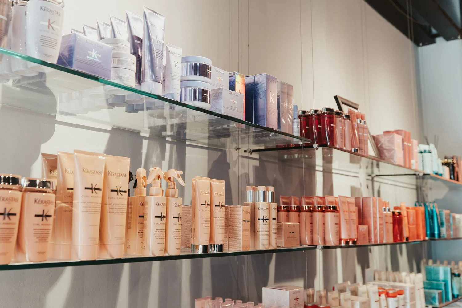 AK Salon