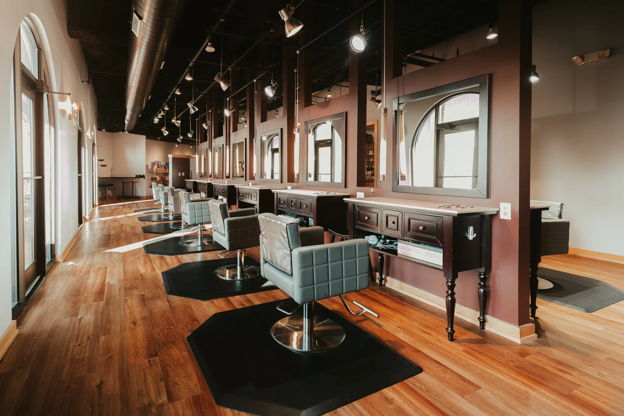 AK Salon