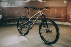 Phantom V3 — Banshee Bikes