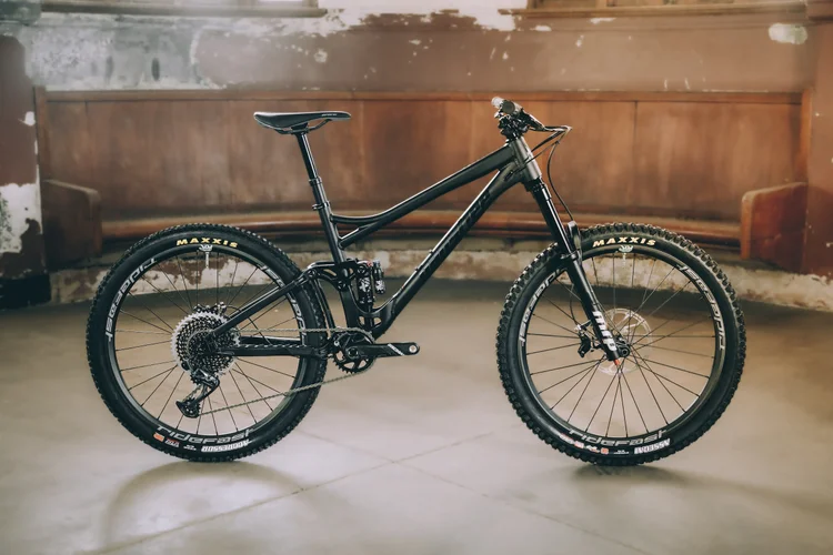 Spitfire V3.2 — Banshee Bikes