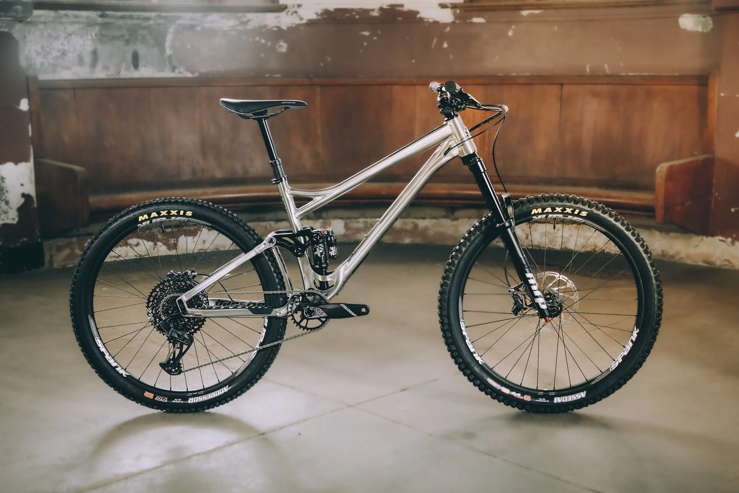 Spitfire V3 — Banshee Bikes