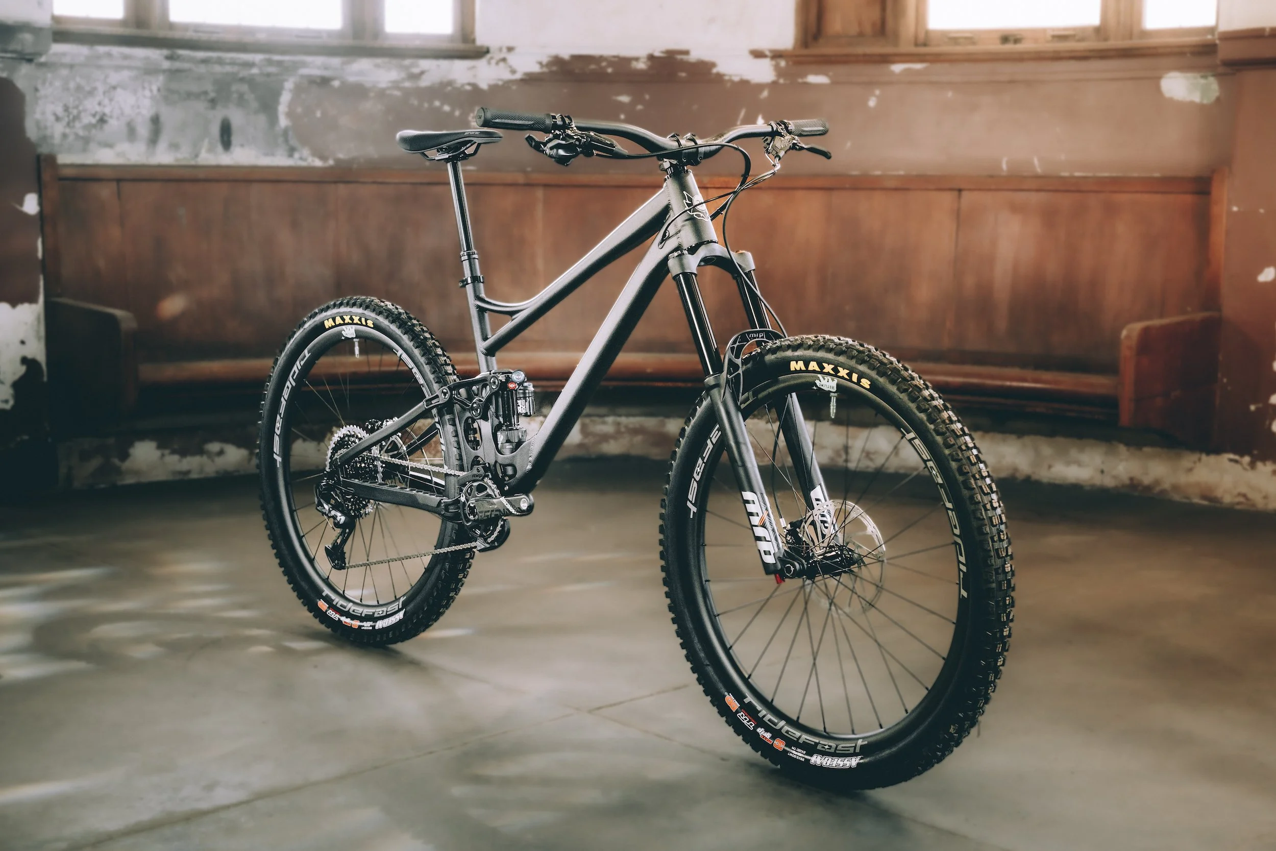 Titan V3.2 — Banshee Bikes