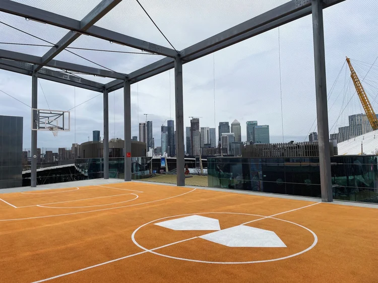 FLO London | London’s first rooftop basketball court has been unveiled ...