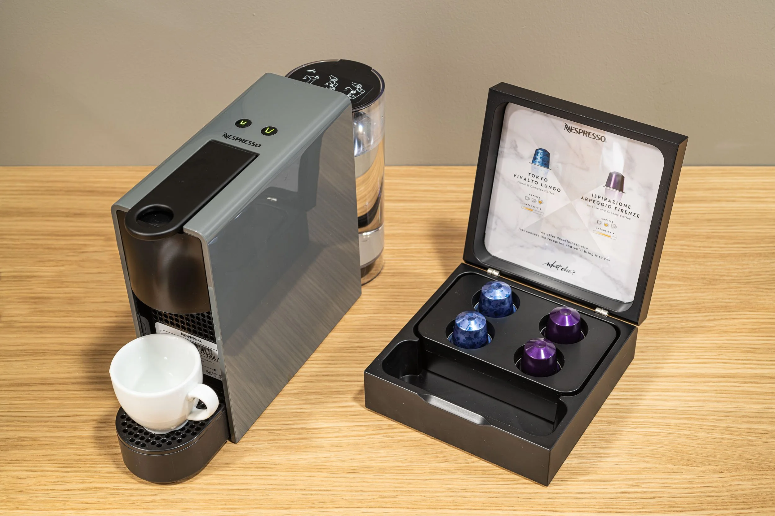 Hotel • DELUXE ROOMS • Northern Light Inn • tel.+354 426 8650