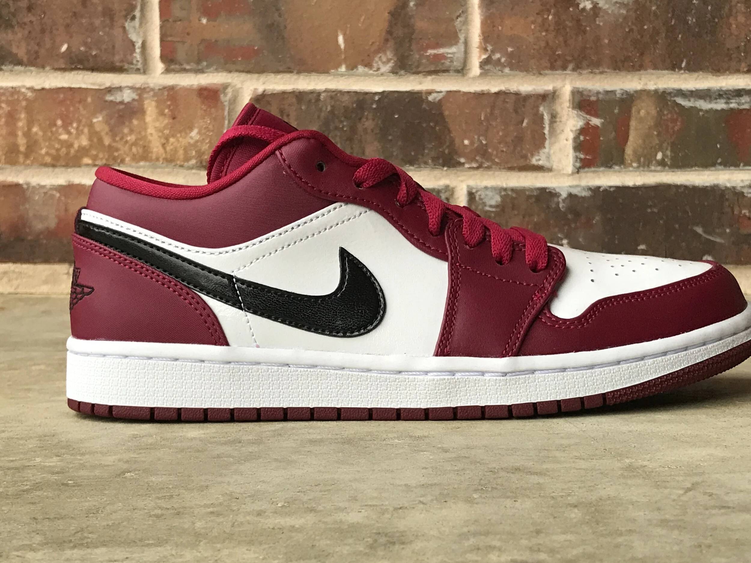 Unboxing the Jordan 1 Low "Noble Red" | [Must Watch Video] | The Retro ...