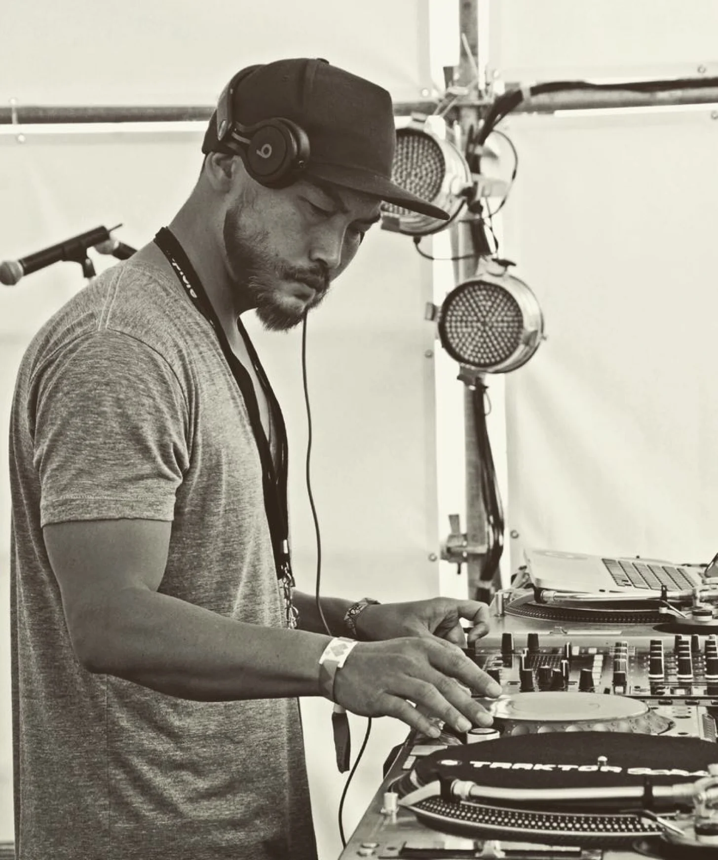 Auckland DJs - DJ Andy JV