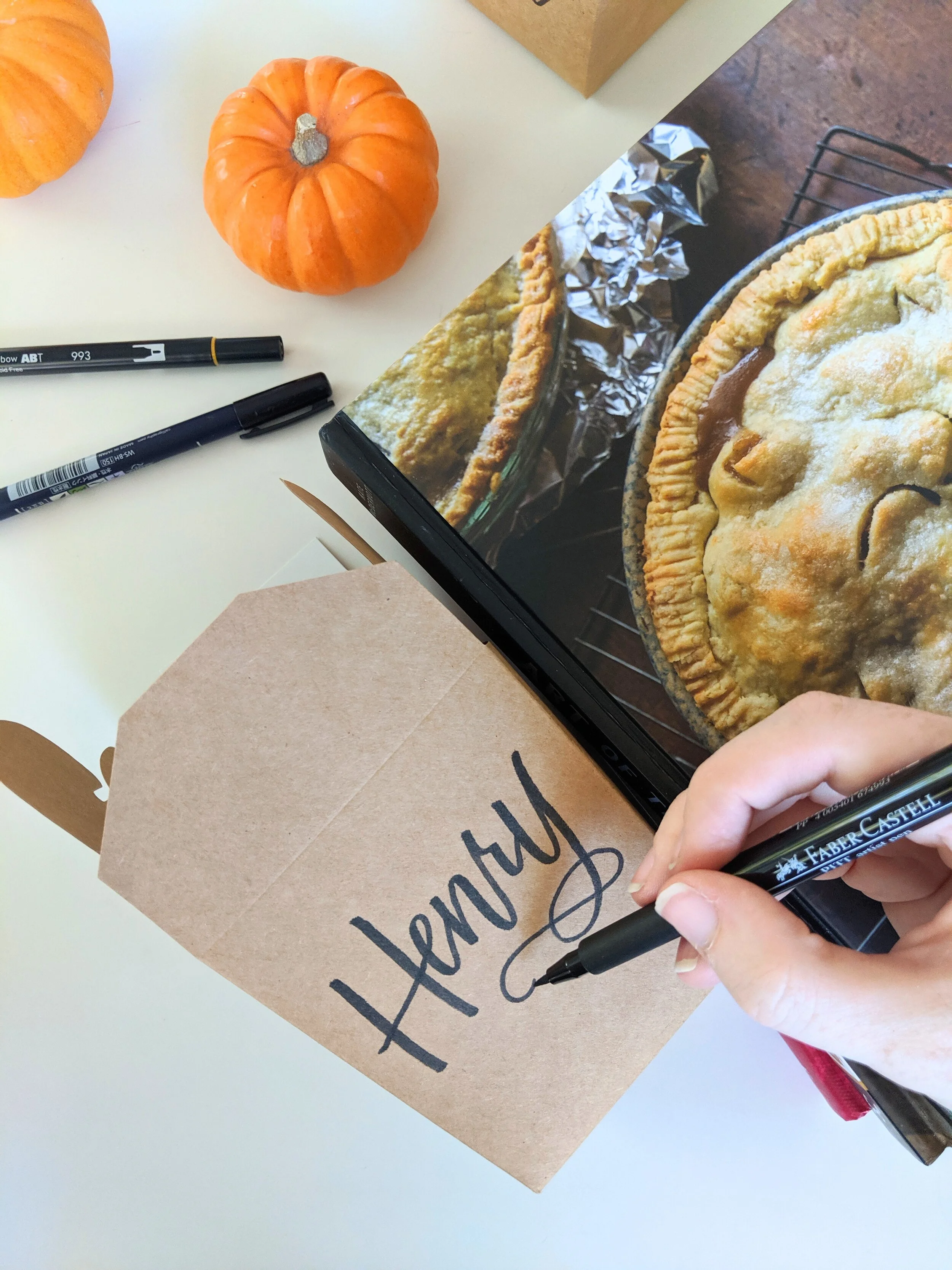 DIY Thanksgiving Place Cards — Hoopla! Letters