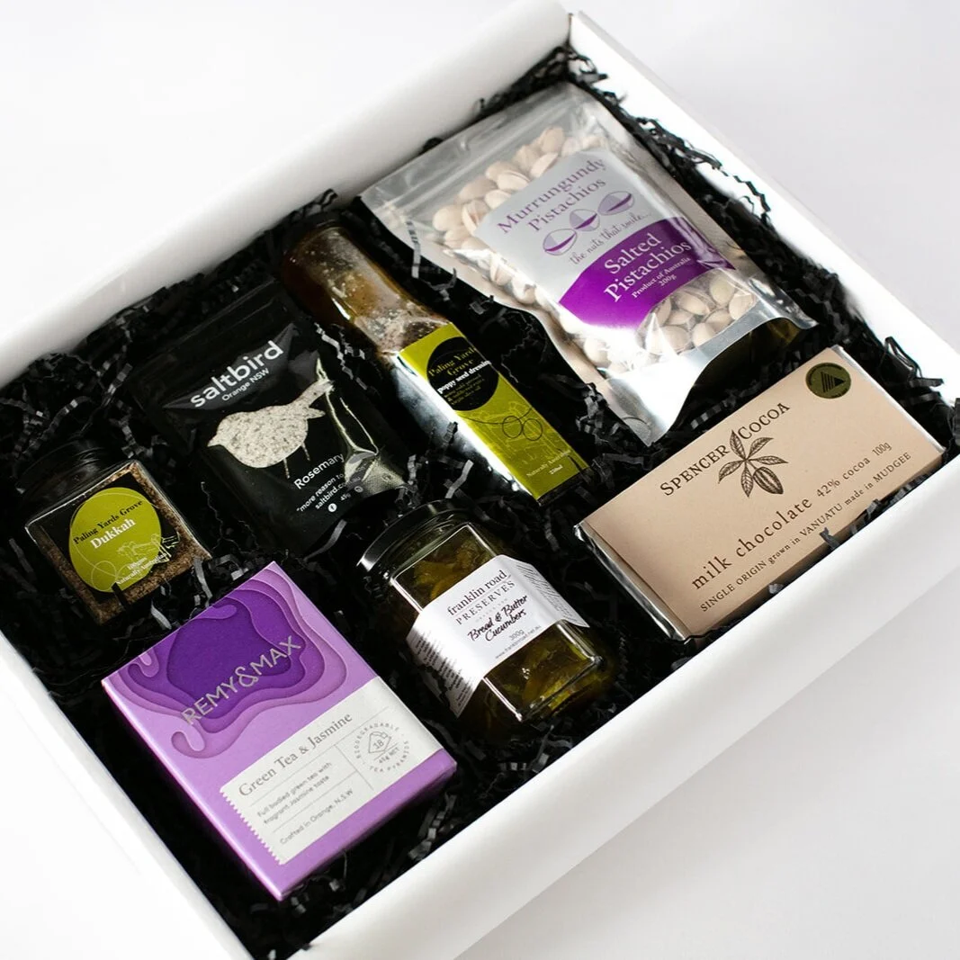 Bespoke Country Gifts - Gift Boxes Flowers and Hampers - Delivery in ...