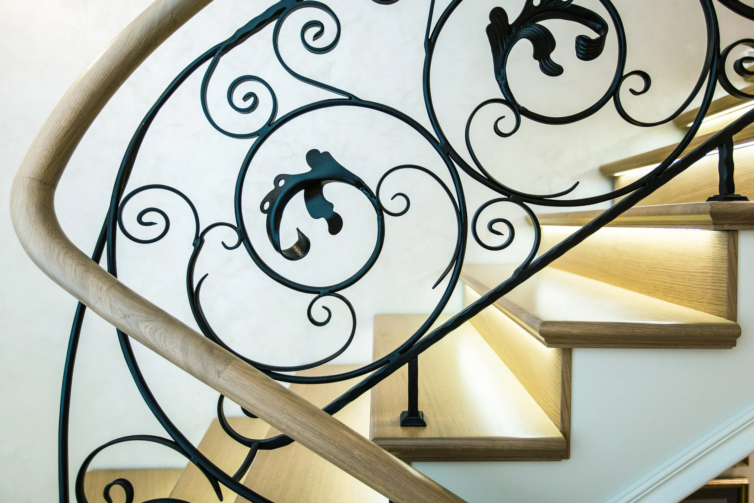 A Comprehensive Guide to Staircase Balustrades: Styles, Materials, and ...