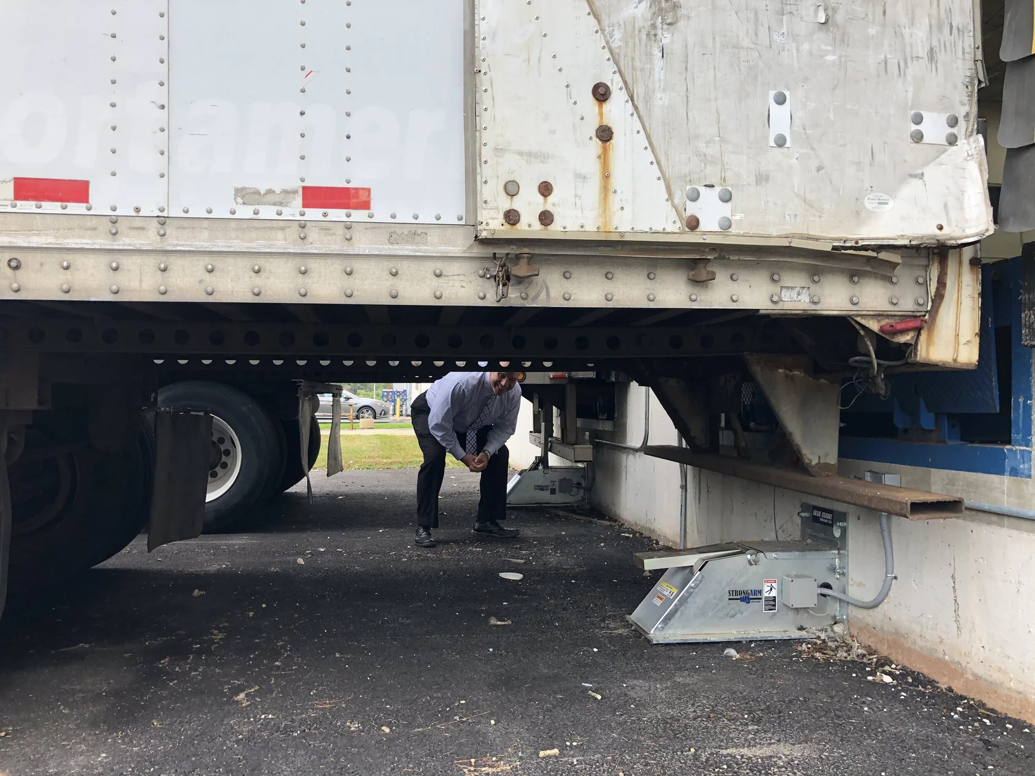 Warehouse and Manufacturing Architectural Projects - Loading Docks ...