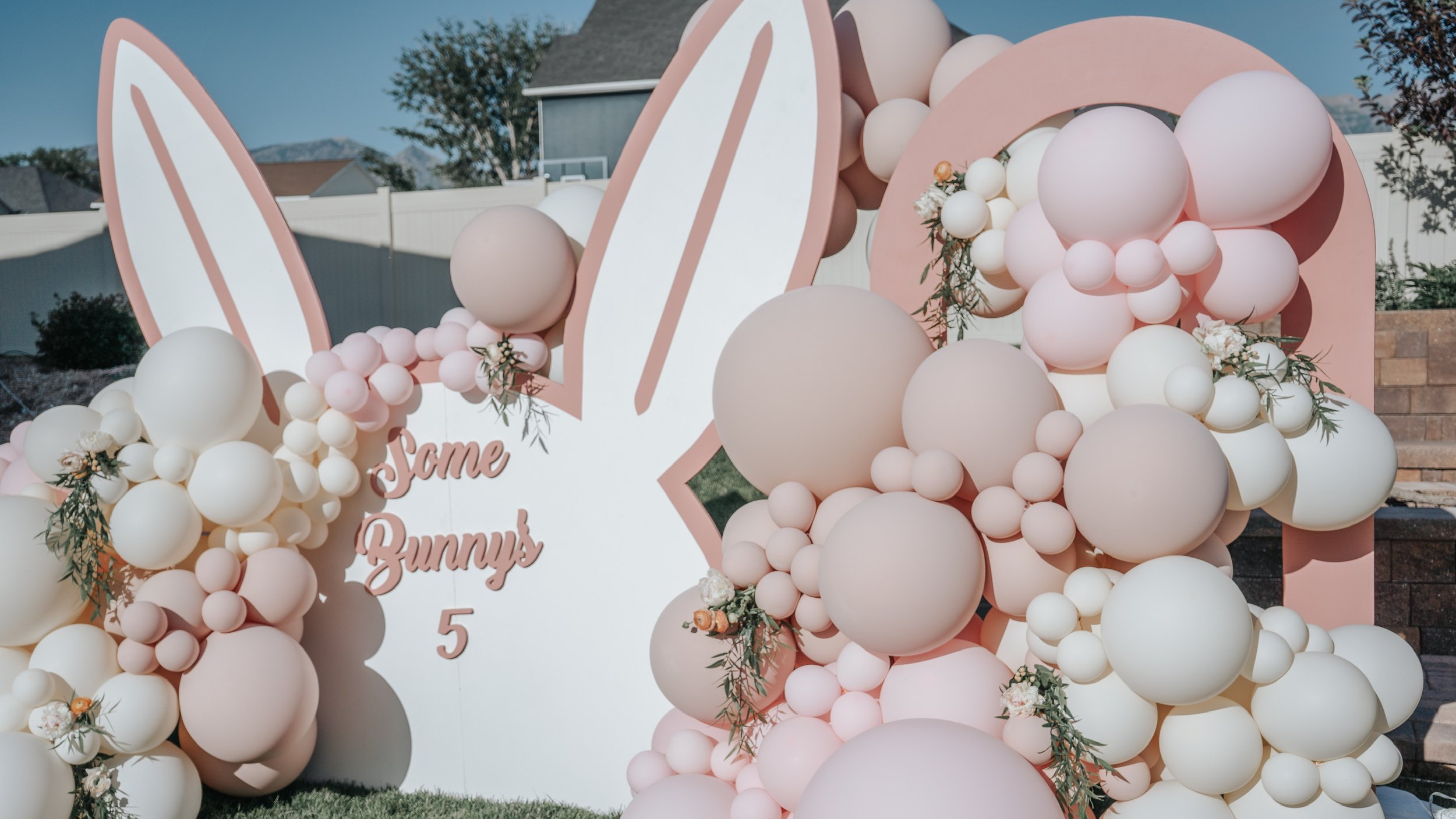 A Bunny Birthday Party - Some Bunny's 5 — THE BALLOON LOFT