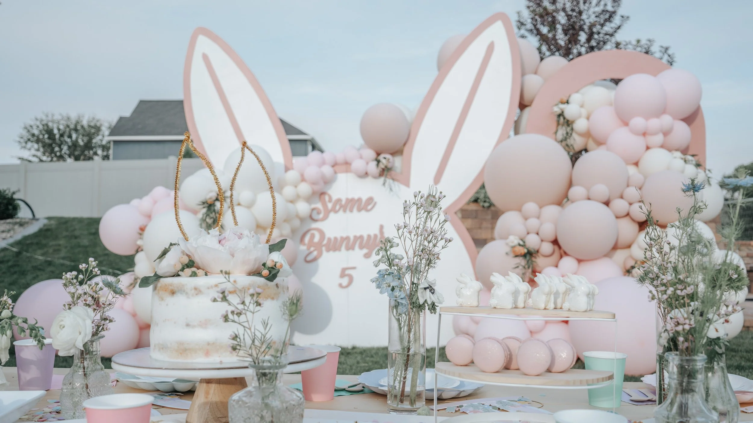 A Bunny Birthday Party - Some Bunny's 5 — THE BALLOON LOFT