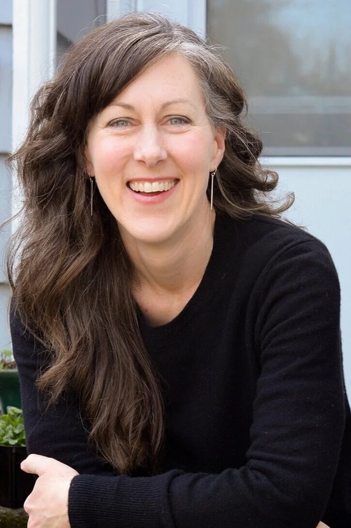 Laura Benton's Instagram, Twitter & Facebook on IDCrawl