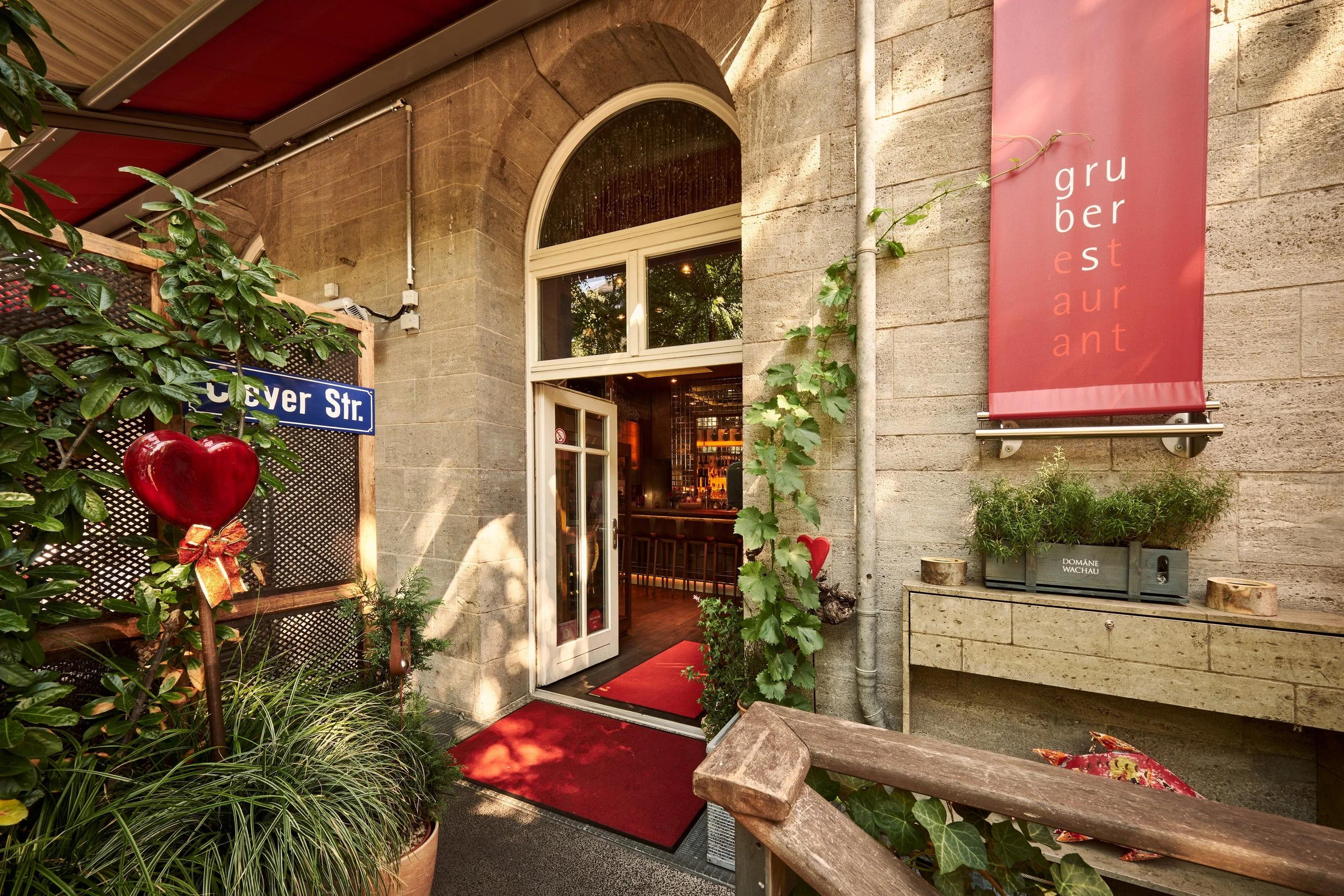 GRUBER'S RESTAURANT