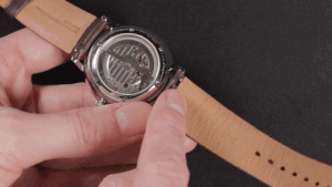 How To Remove A Watch Strap And Replace It For A New One | Beginners ...