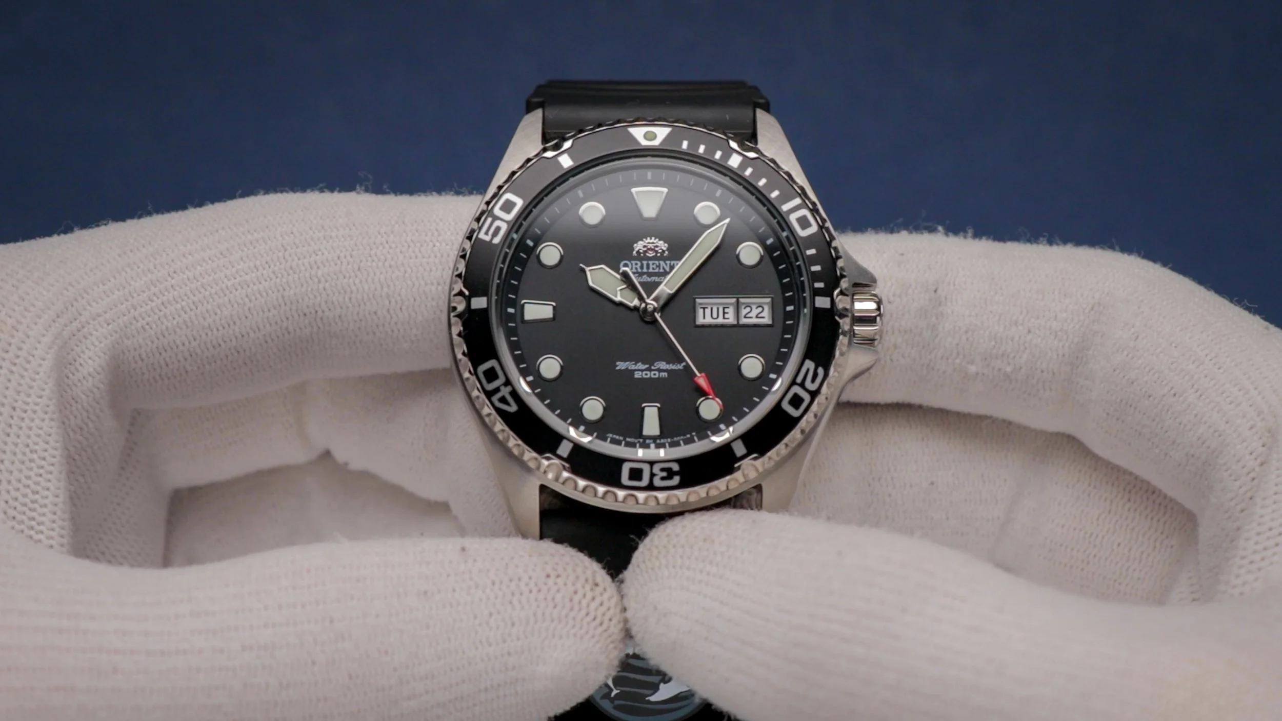 Old Orient Mako II vs New Orient Mako III – Is It Worth The Extra Money ...