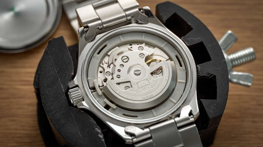 Old Orient Mako II vs New Orient Mako III – Is It Worth The Extra Money ...