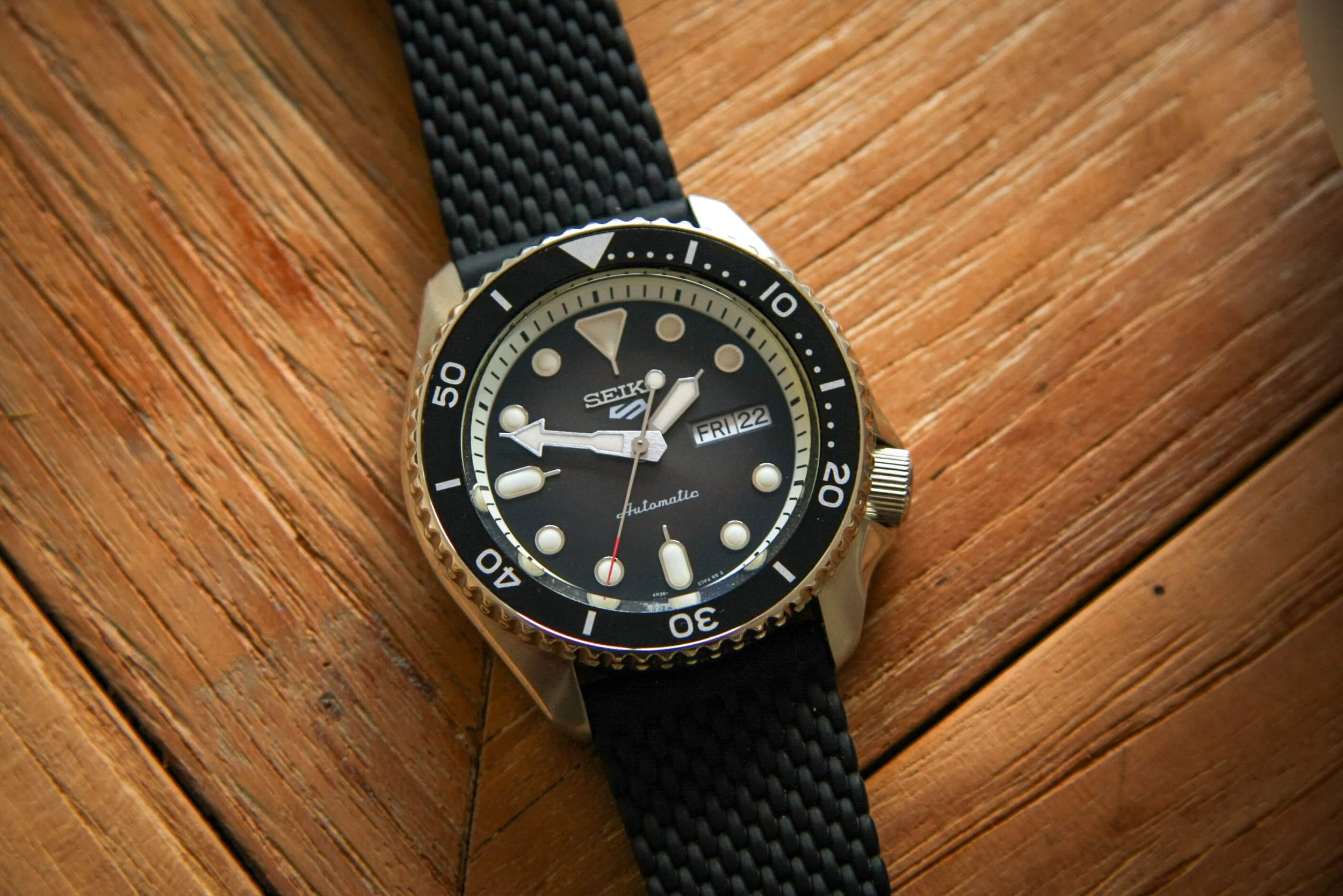 Seiko SRPD73K2 Watch Review | Is This Budget Bond Watch Worth Buying ...