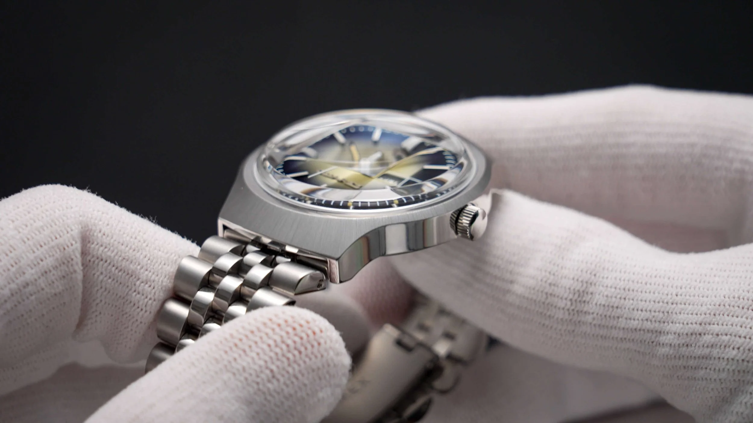 Q Timex Dégradé Review | Is This Retro Watch Worth It?! — Ben's Watch Club