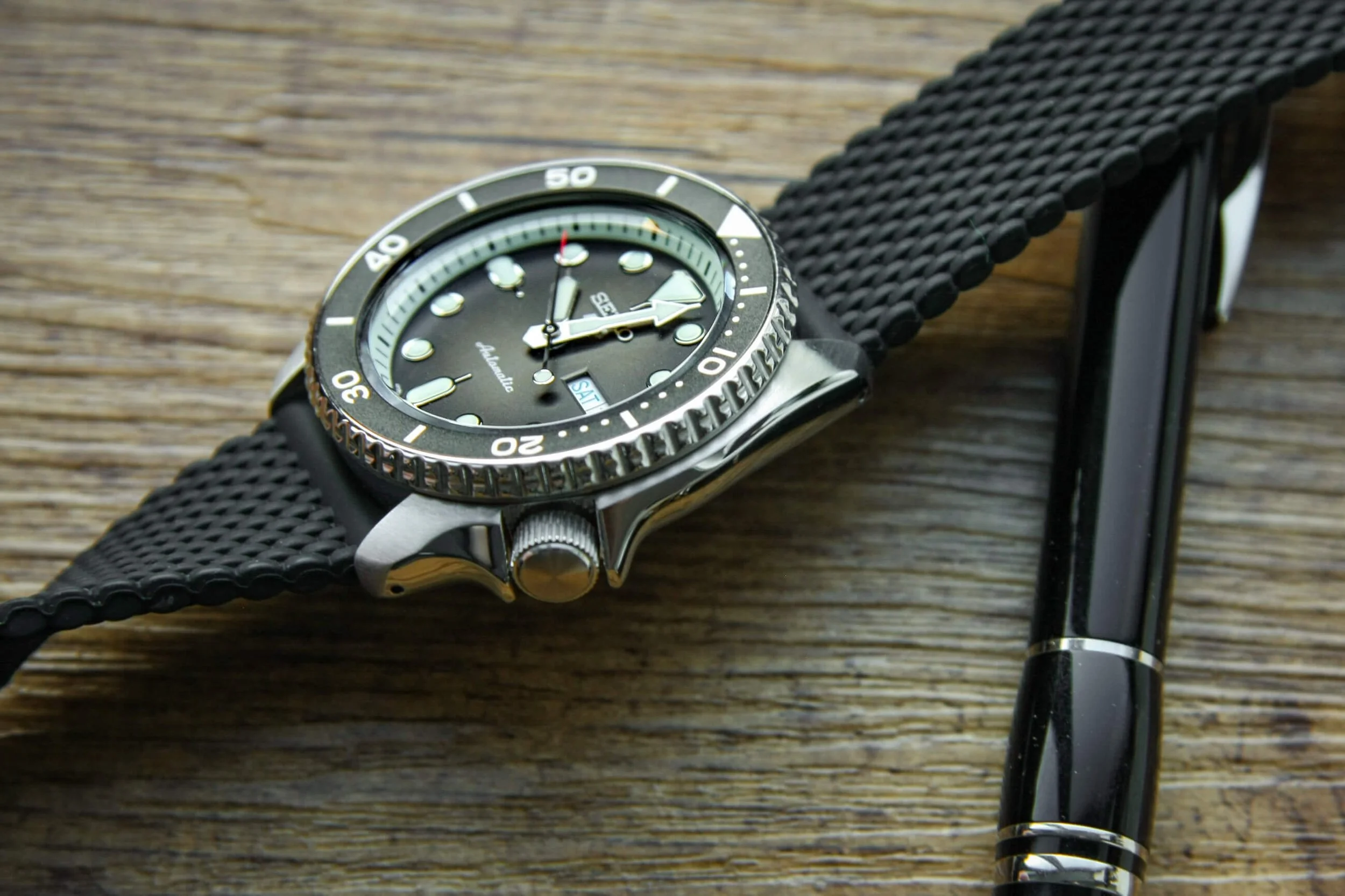 Seiko SRPD73K2 Watch Review | Is This Budget Bond Watch Worth Buying ...