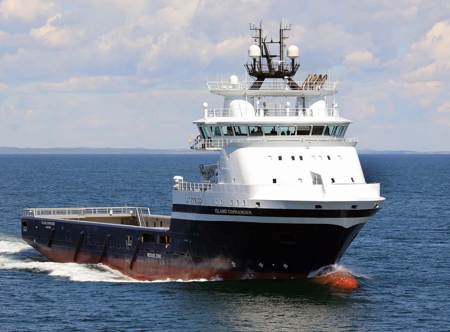 Contract for Island Commander with Equinor