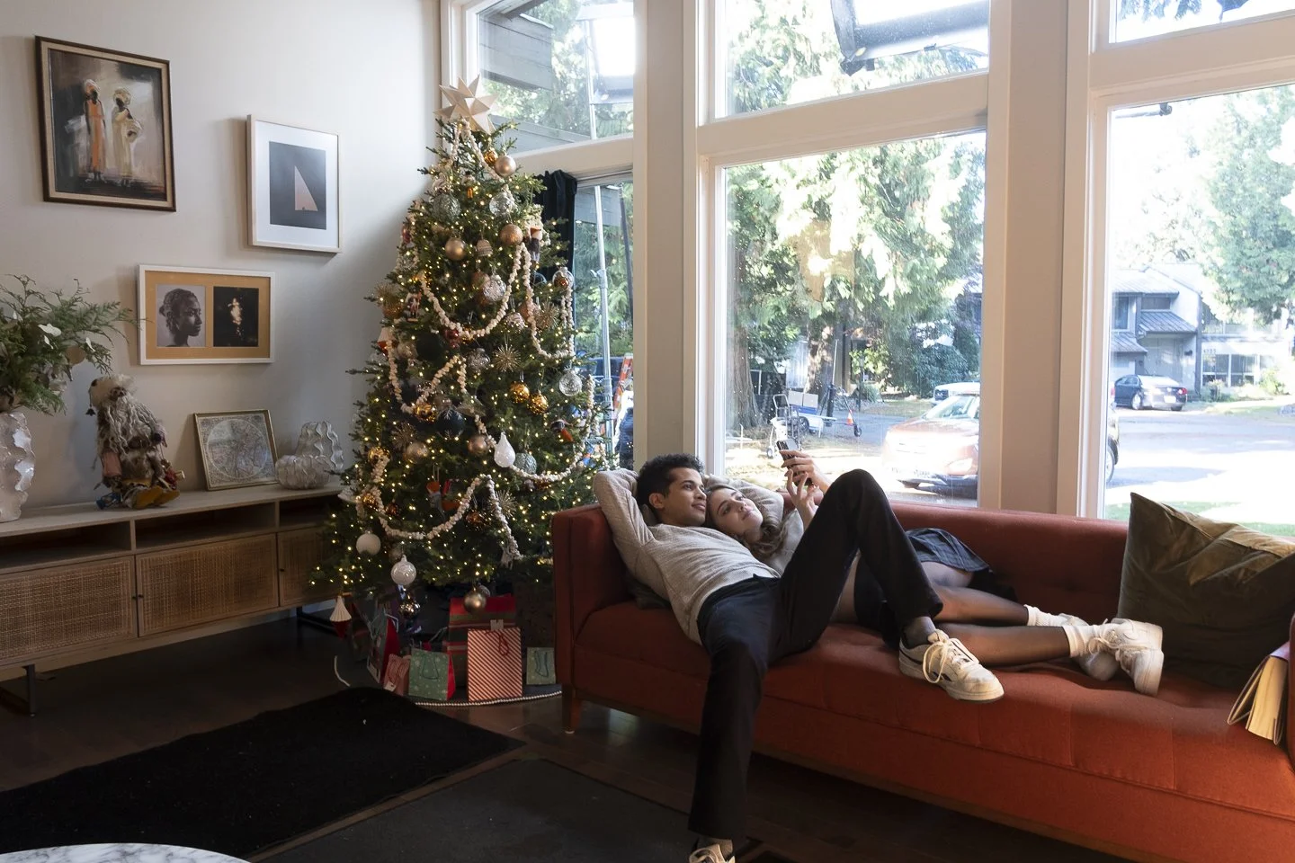 Hello, Goodbye & Everything In Between — JENNIFER MORDEN