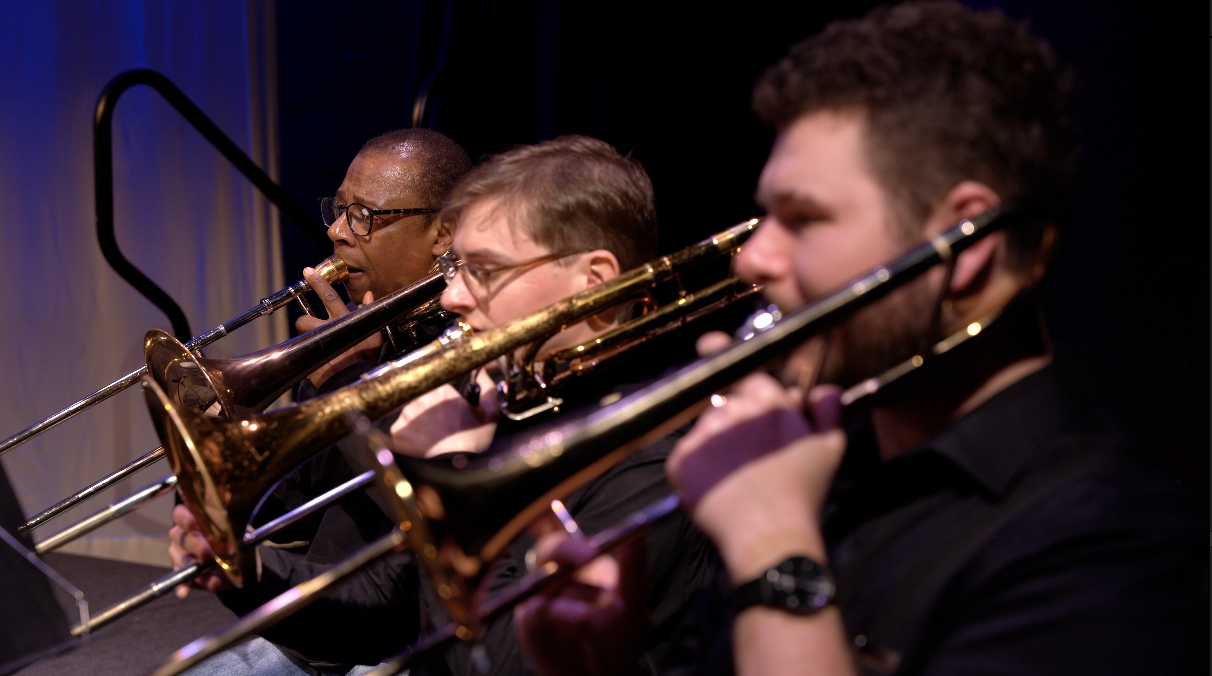 Bio — Lowell Chamber Orchestra