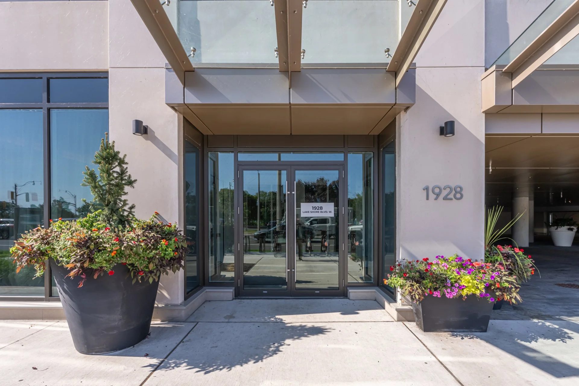 FOR SALE: 1928 Lakeshore Boulevard West Unit 4209 | 2 Bedroom+ 1, 2 ...