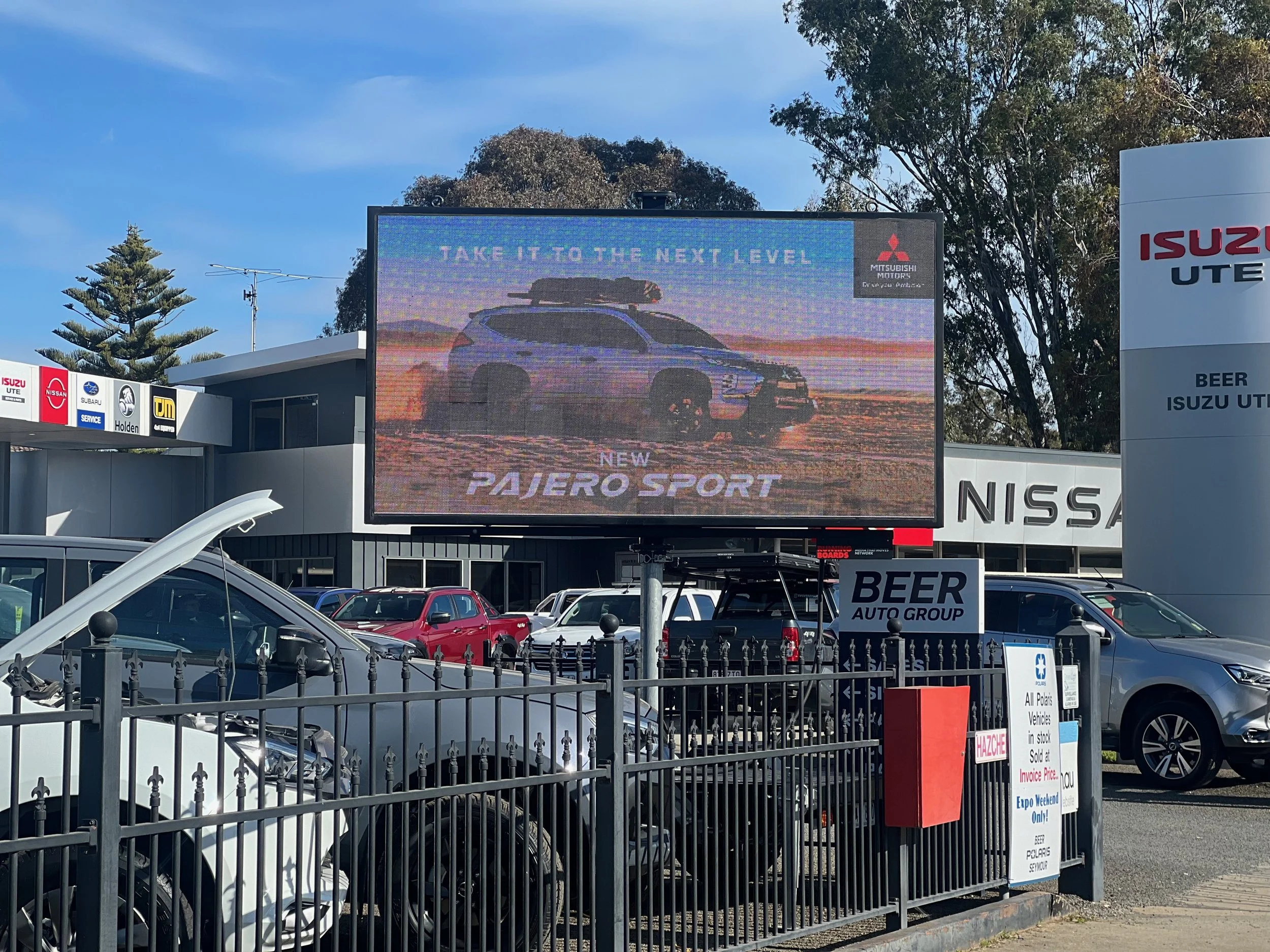 Digital LED Trailer Ads | Digital Advertising Trailers - Media Dash