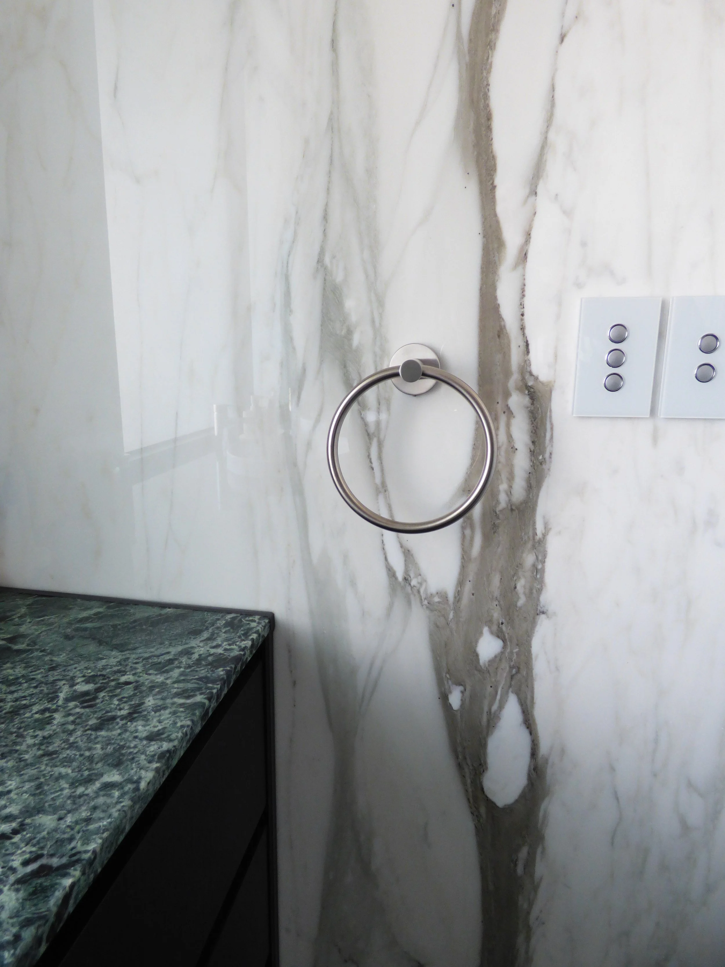 Calacatta — Complete Marble And Granite (SA) Pty Ltd