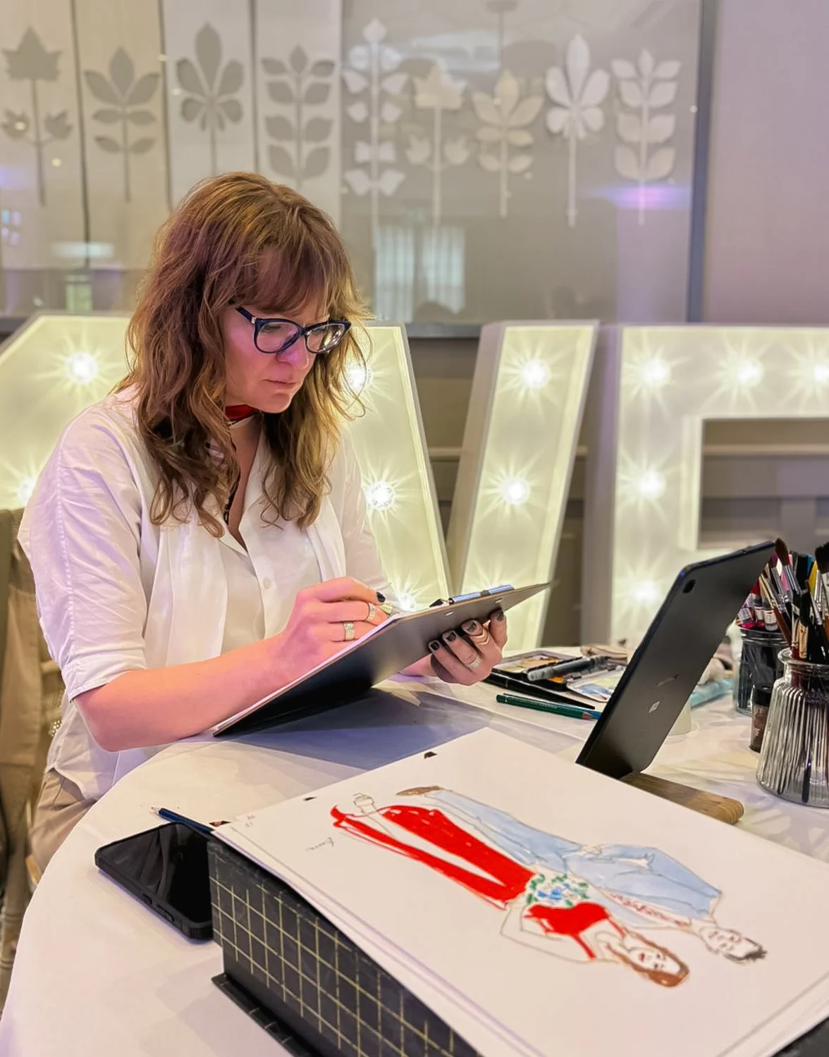 Live event artist. Fashion illustrator. Wedding illustrator.