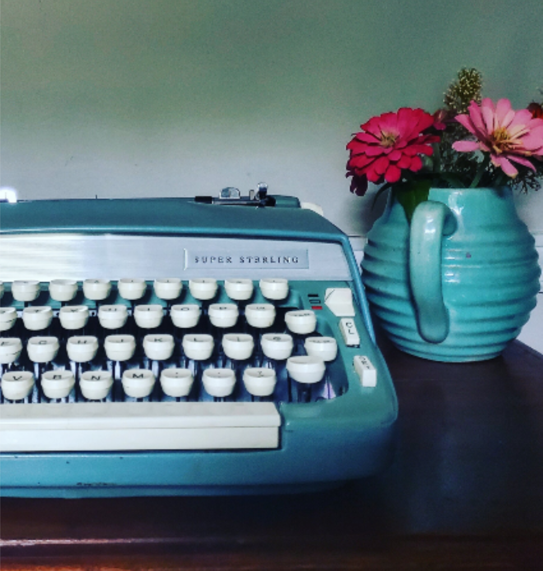 Shop Vintage Typewriters — Classic Typewriter Co.