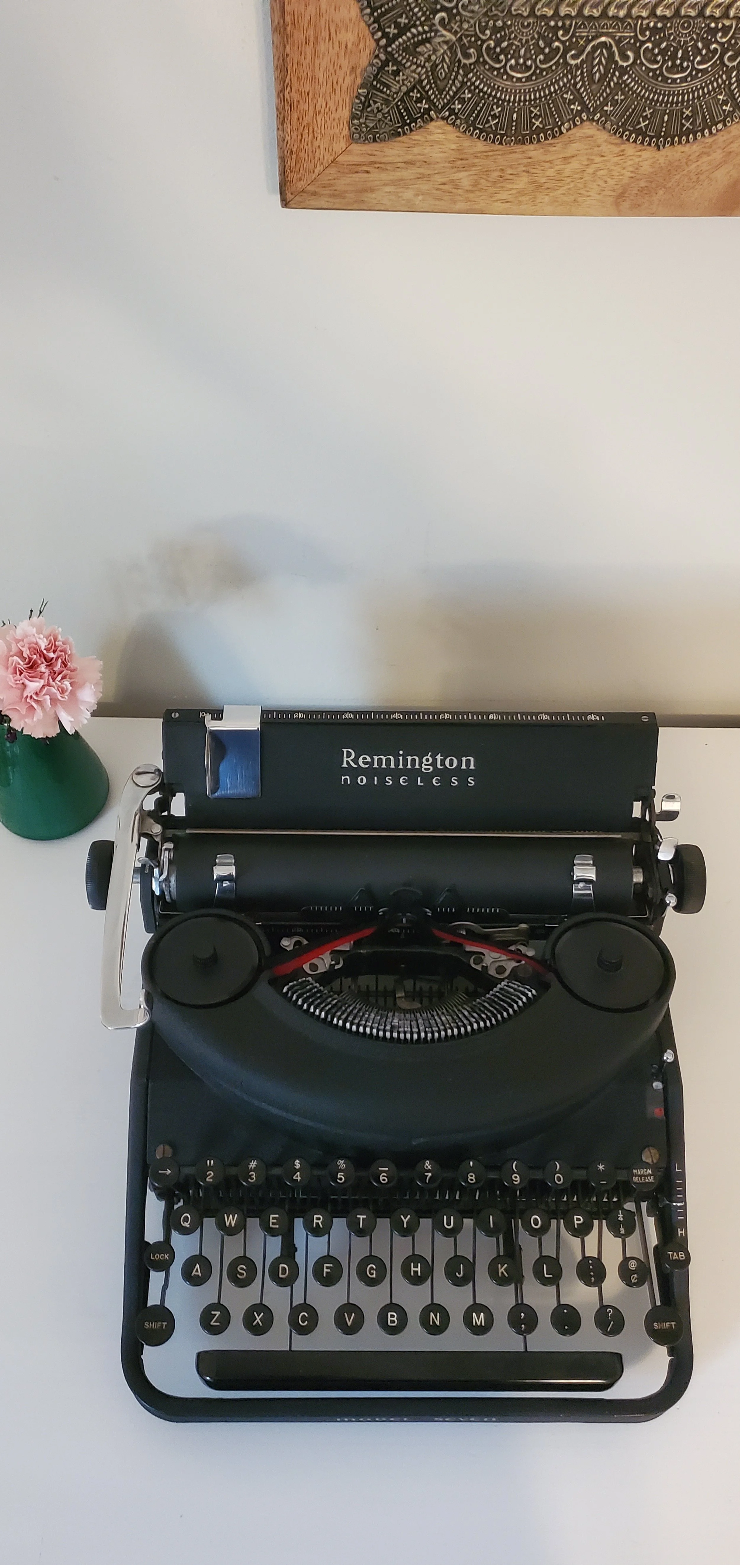 Circa 1947 Remington / Underwood Noiseless 77 Typewriter with Case ...