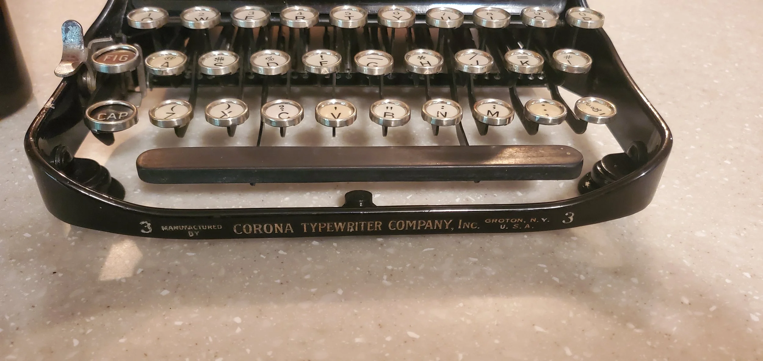Shop Vintage Typewriters — Classic Typewriter Co.