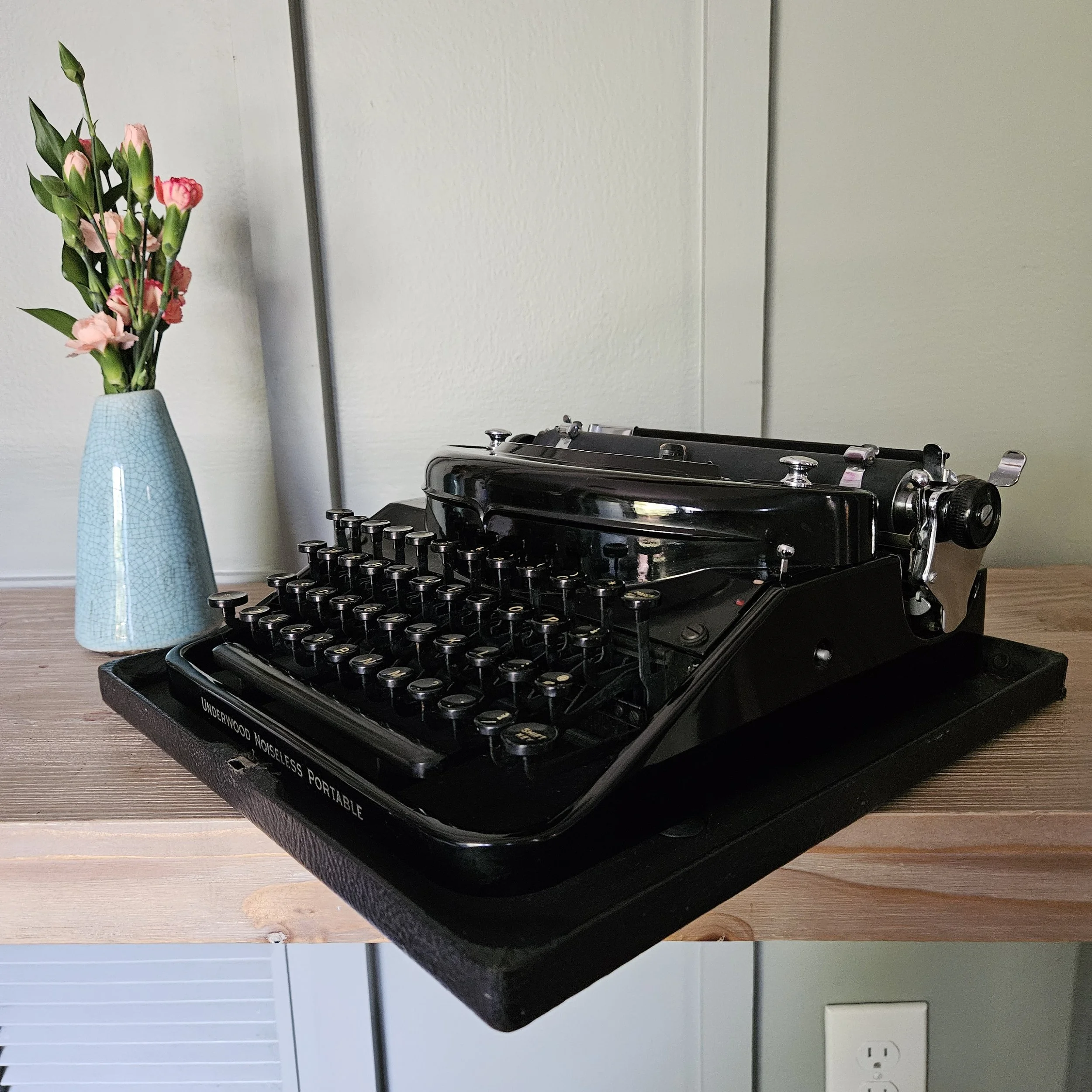 Shop Vintage Typewriters — Classic Typewriter Co.