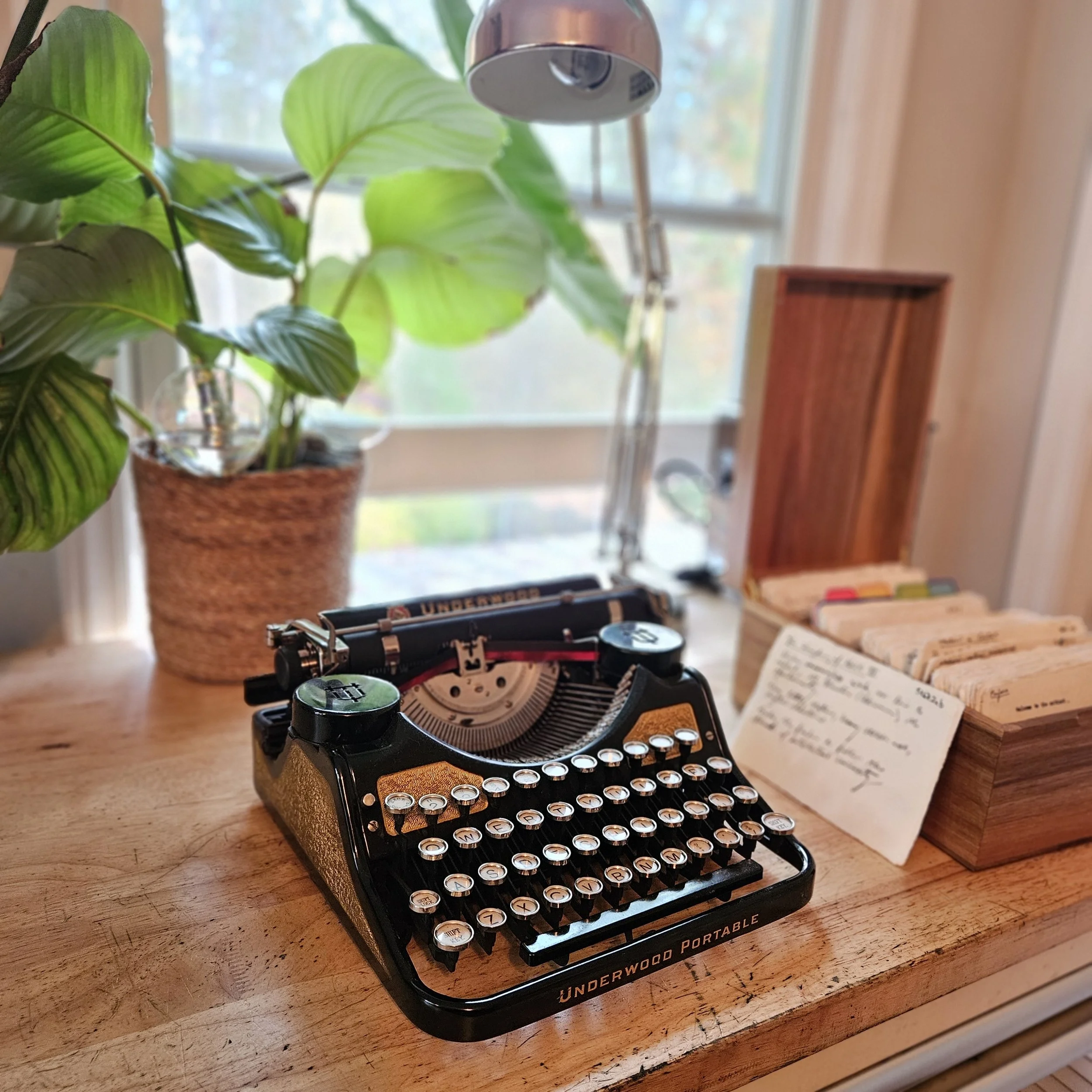 Where to Find Antique Typewriters Online — Classic Typewriter Co.