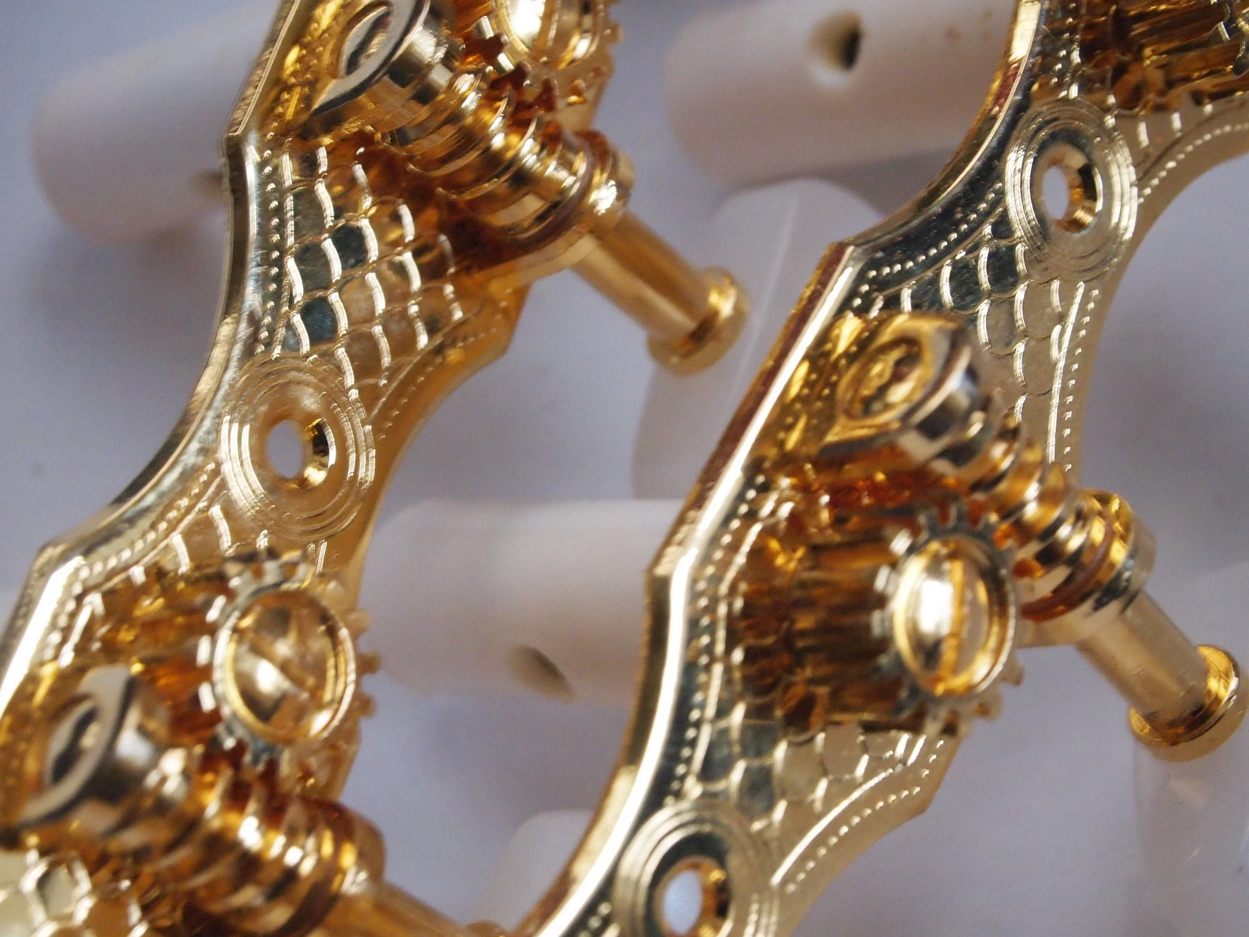 What are tuning machines? Which tuners should I buy for my classical ...