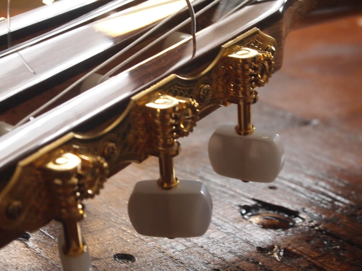 What are tuning machines? Which tuners should I buy for my classical ...