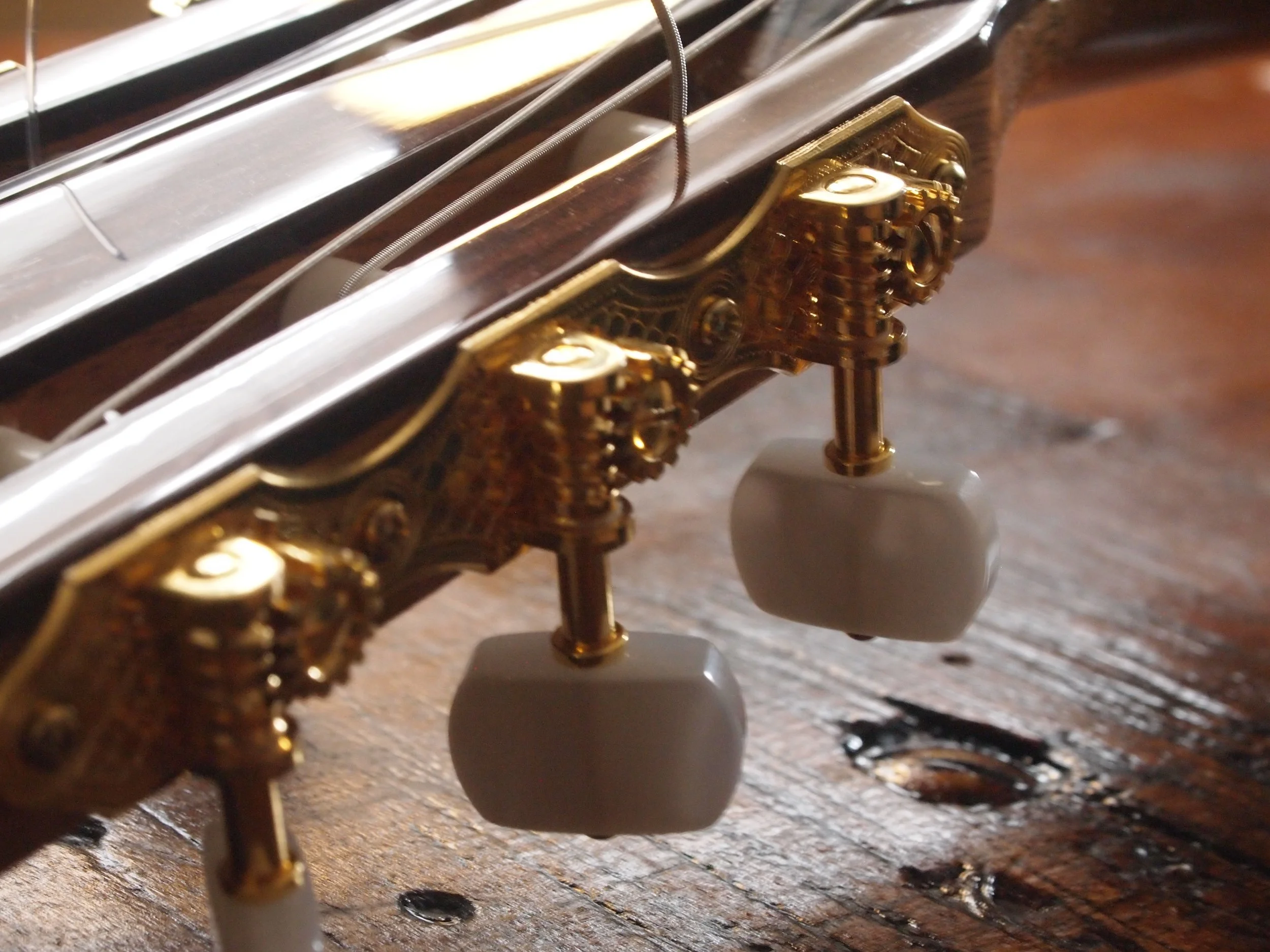 What are tuning machines? Which tuners should I buy for my classical ...