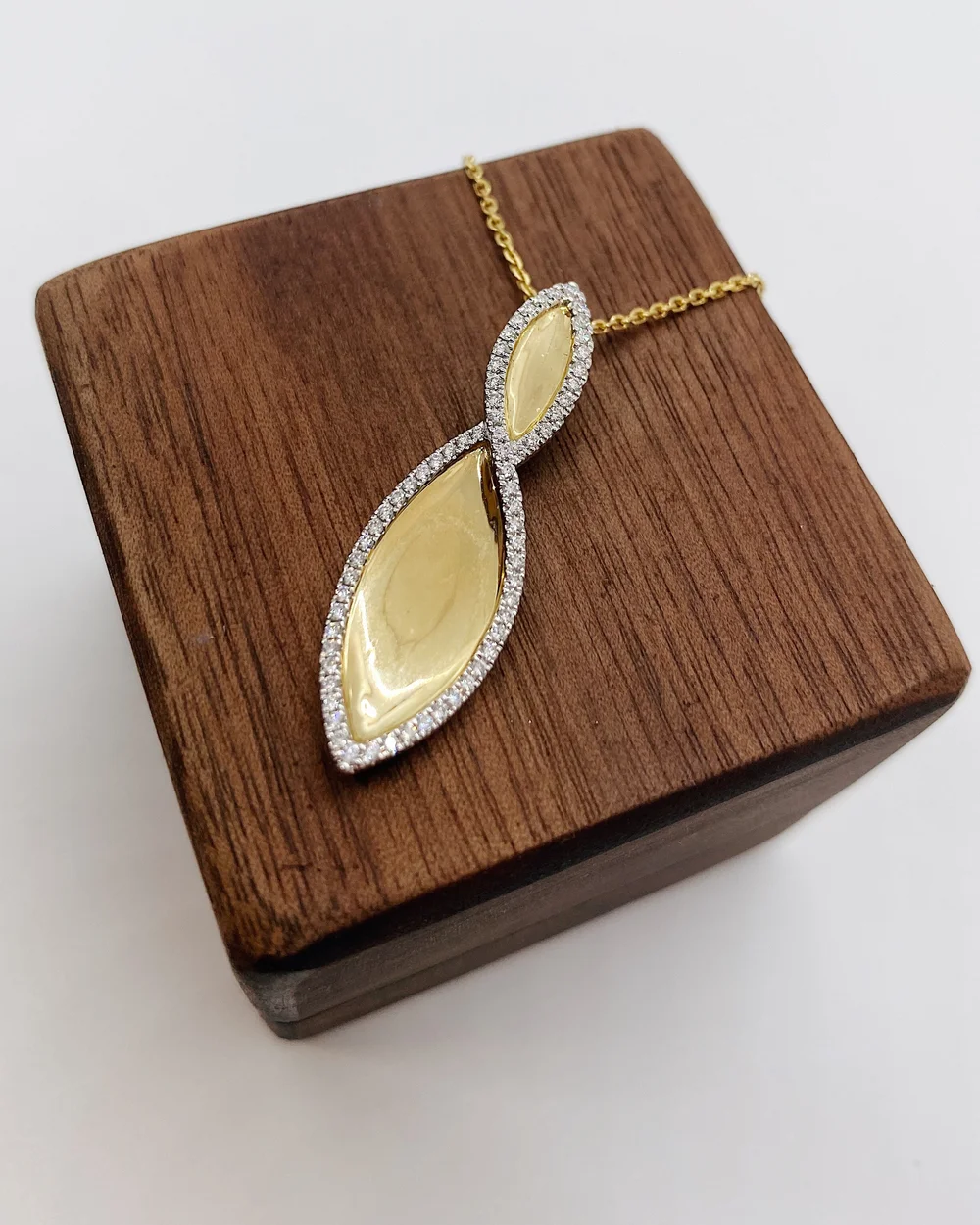 Vogue Jewellers Gold Necklace