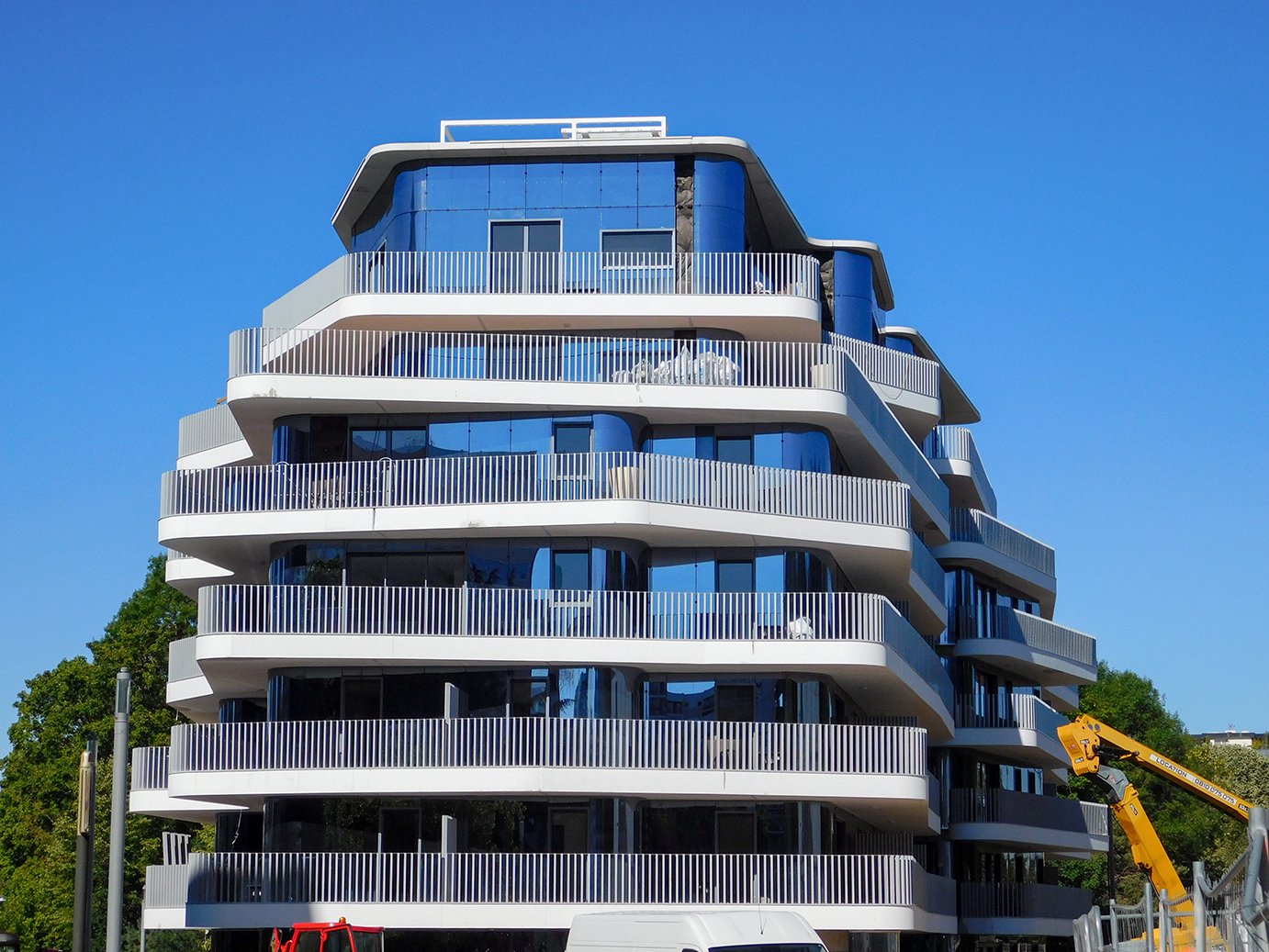 Façade Stopsol Supersilver pour la Canopée de Vélizy-Villacoublay ...