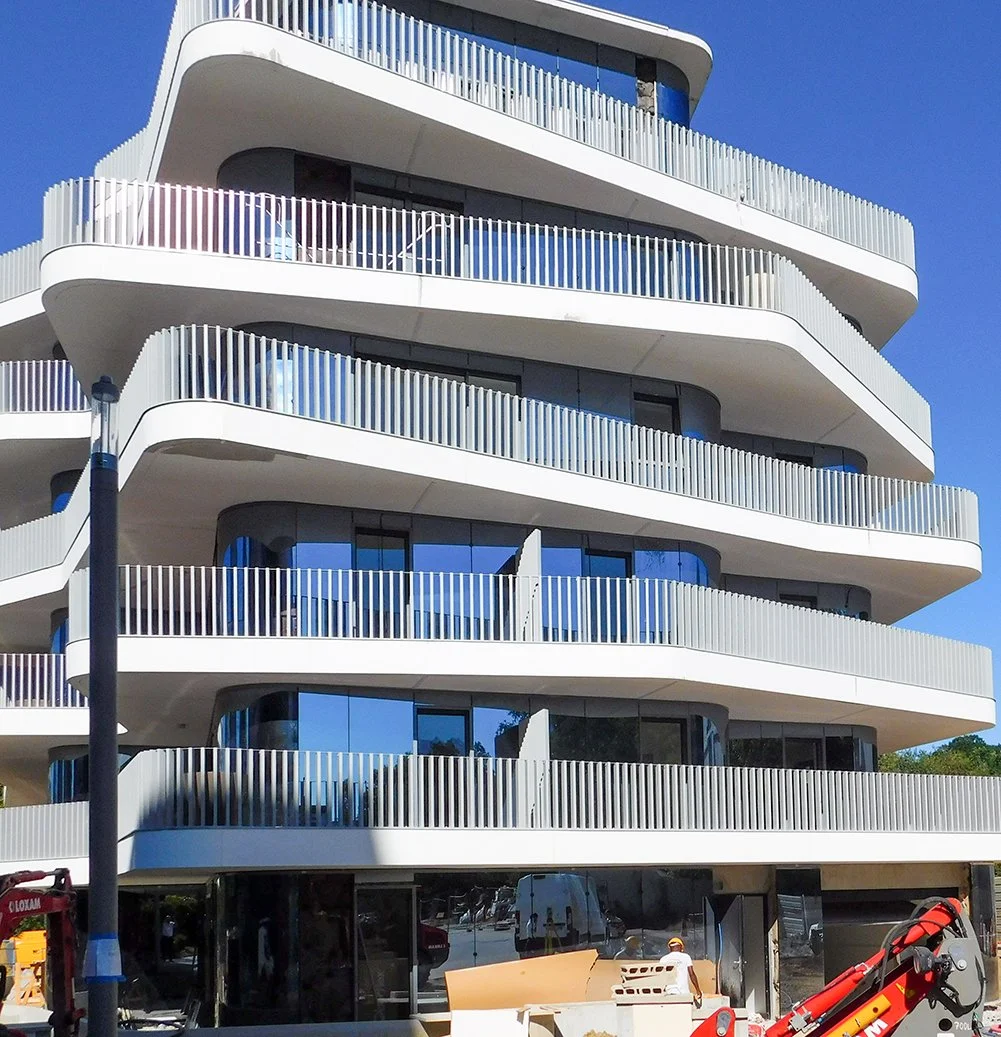 Façade Stopsol Supersilver pour la Canopée de Vélizy-Villacoublay ...